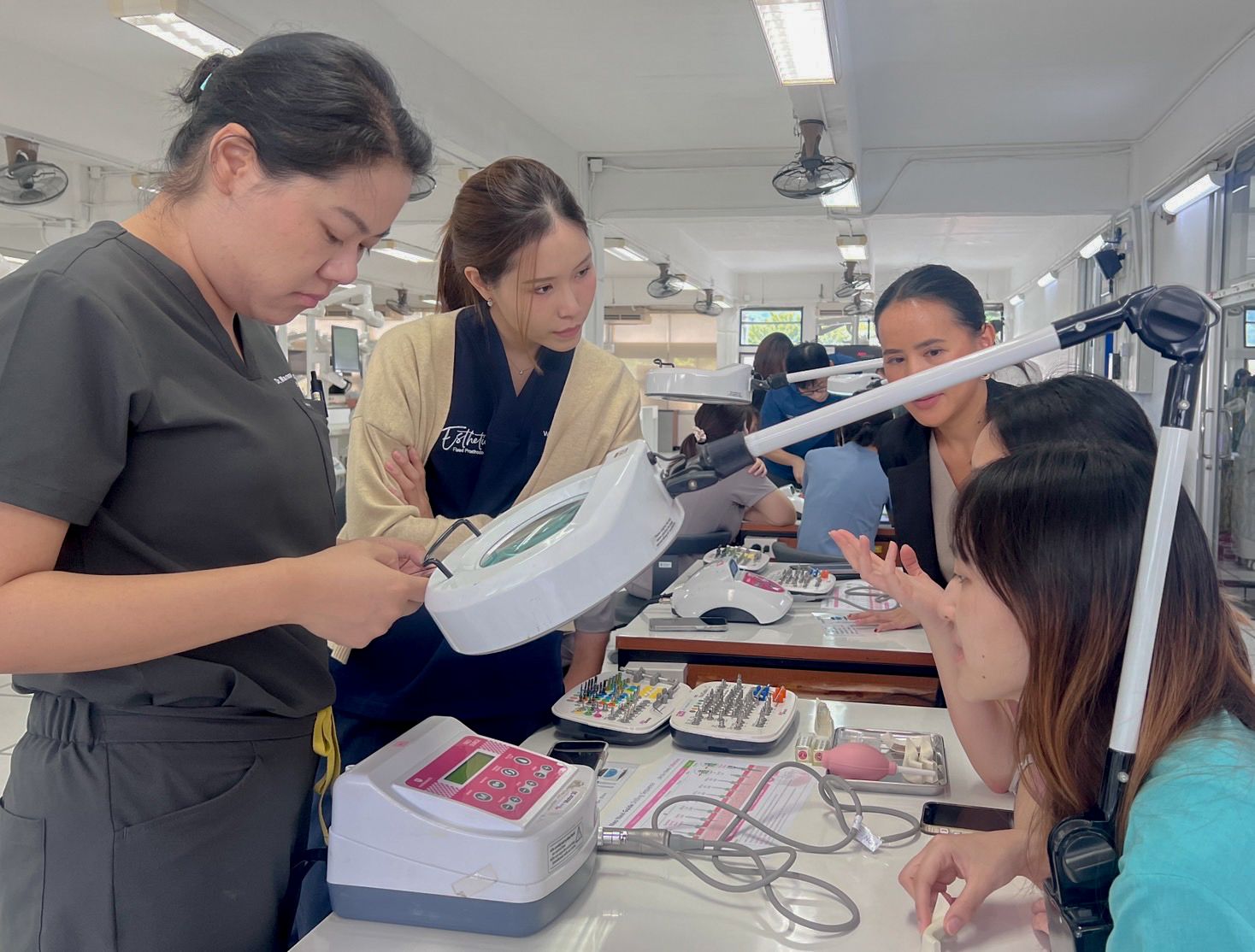 Hands - On รากเทียม Neobiotech คณะทันตแพทย์ มหาวิทยาลัยเชียงใหม่ ...